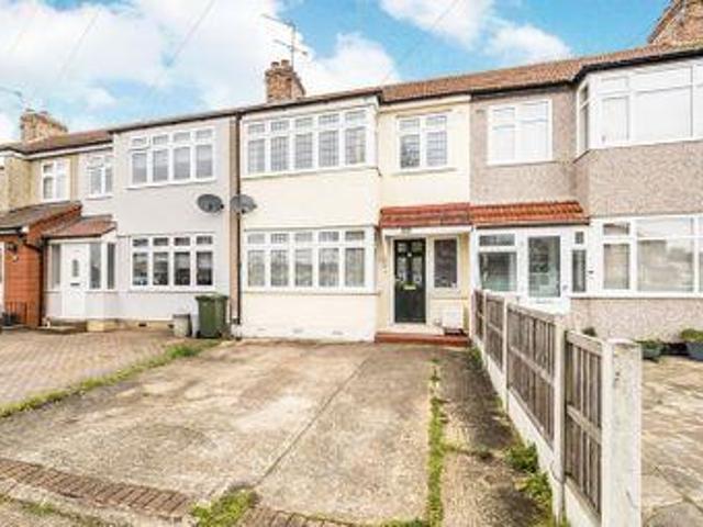 3 Bedrooms Terraced house for sale in Percy Road, Romford RM7