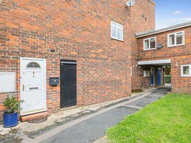 3 Bedrooms Terraced house for sale in Primrose Avenue, Horley, Surrey RH6