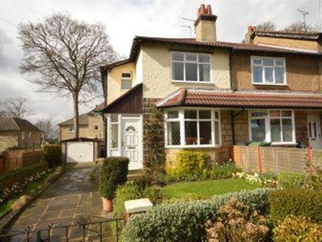 3 Bedrooms Terraced house for sale in Rufford Ridge, Yeadon, Leeds, West Yorkshire LS19