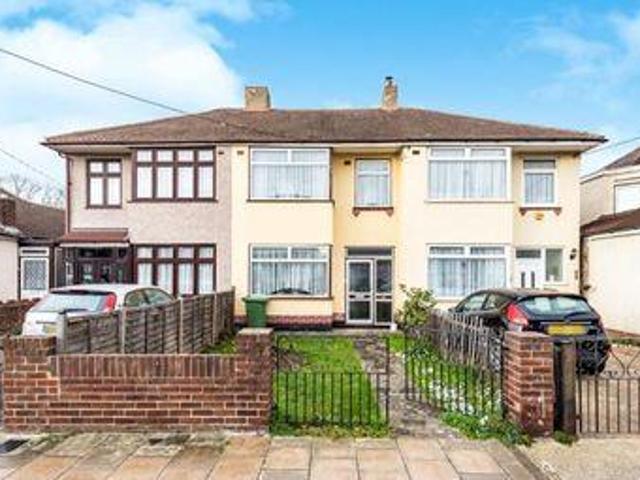 3 Bedrooms Terraced house for sale in Rainham, Havering, Essex RM13