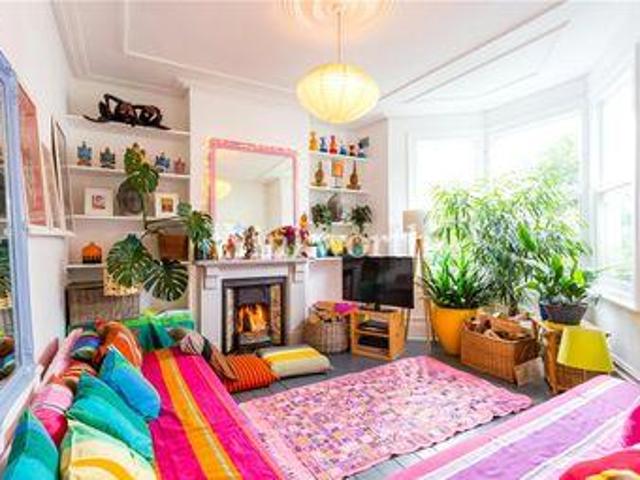 3 Bedrooms Terraced house for sale in Raleigh Road, Harrin N8