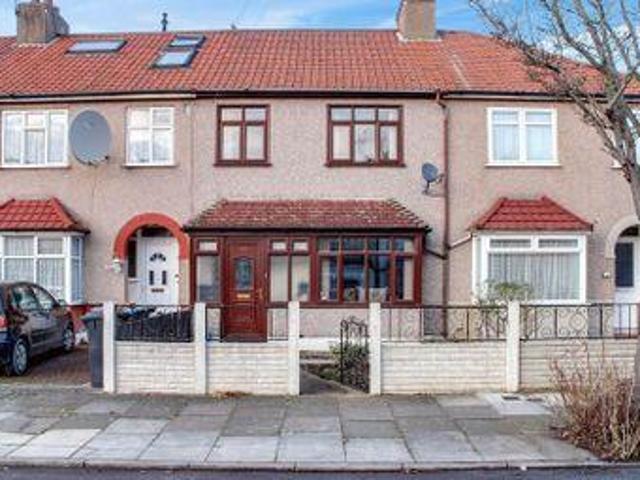 3 Bedrooms Terraced house for sale in Raynton Road, Enfield EN3