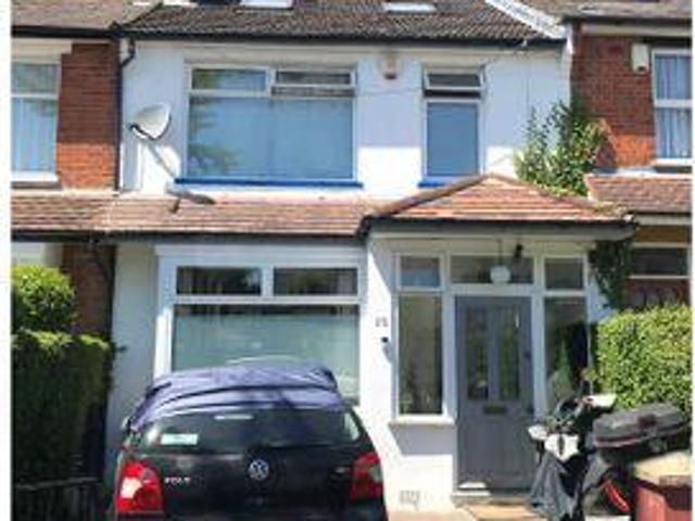 3 Bedrooms Terraced house for sale in Reginald Road, Northwood, Middlesex HA6