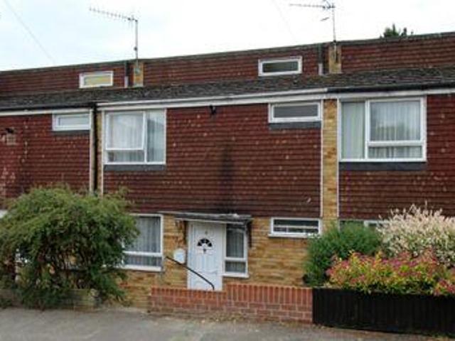 3 Bedrooms Terraced house for sale in Reeves Road, Aldershot GU12