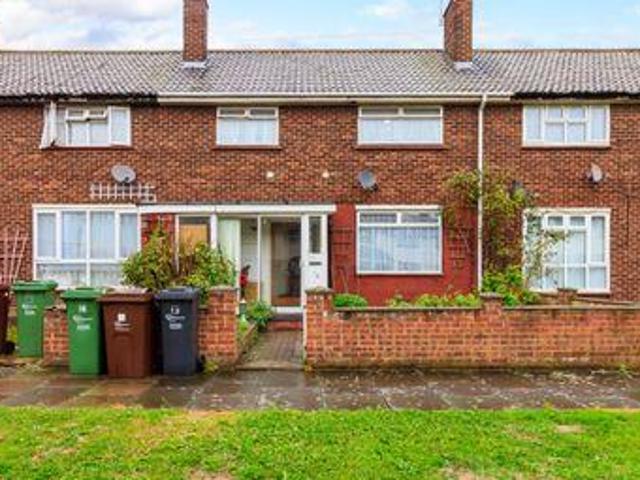 3 Bedrooms Terraced house for sale in Rowe Gardens, Barking IG11