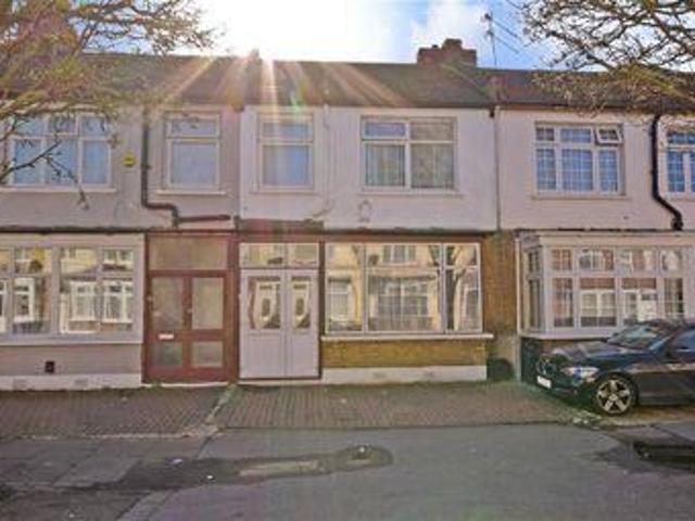 3 Bedrooms Terraced house for sale in St. Lukes Avenue, Ilford, Essex IG1