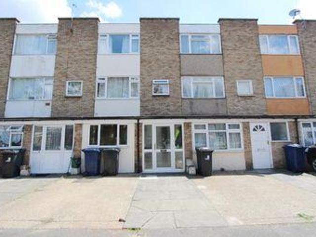 3 Bedrooms Terraced house for sale in Swan Road, Southall, Middlesex UB1