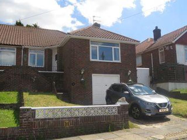 3 Bedrooms Terraced house for sale in Selba Drive, Brighton BN2