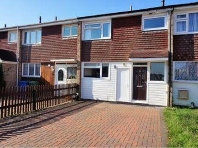 3 Bedrooms Terraced house for sale in Shepherds Walk, Farnborough GU14
