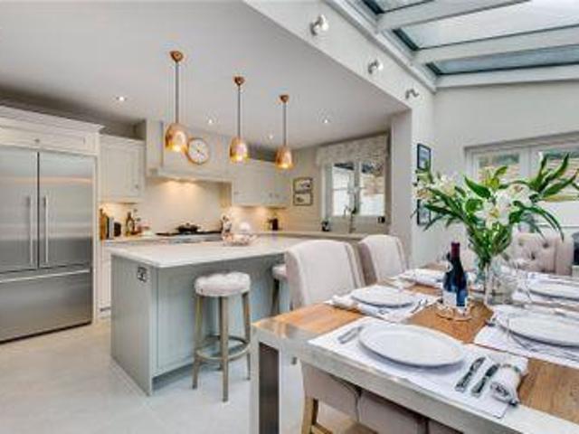 3 Bedrooms Terraced house for sale in Sherbrooke Road, Fulham, London SW6