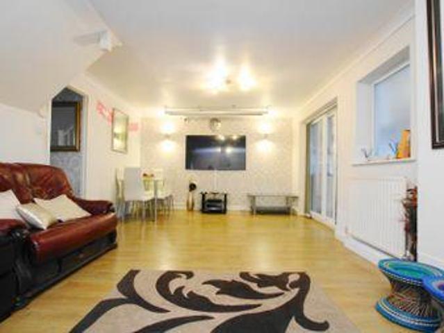 3 Bedrooms Terraced house for sale in Skiers Street, London E15