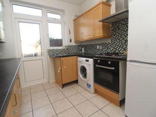 3 Bedrooms Terraced house for sale in Springfield Drive, Ilford IG2