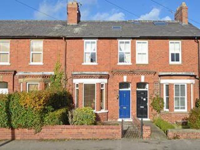 3 Bedrooms Terraced house for sale in The Village, Strensall, York YO32