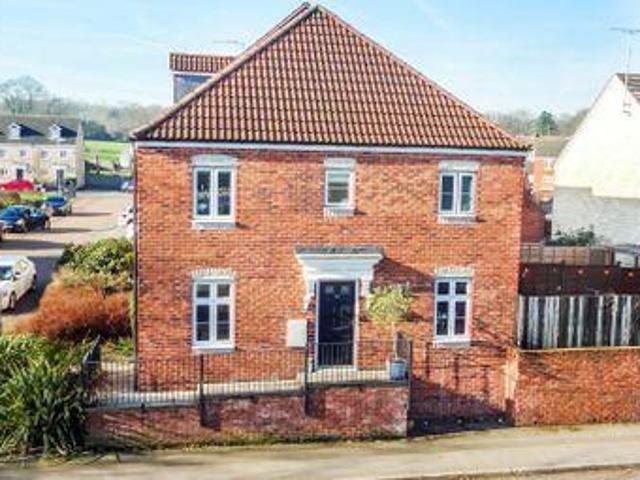 3 Bedrooms Terraced house for sale in The Oaklands End, Oaklands Road, Rodley LS13