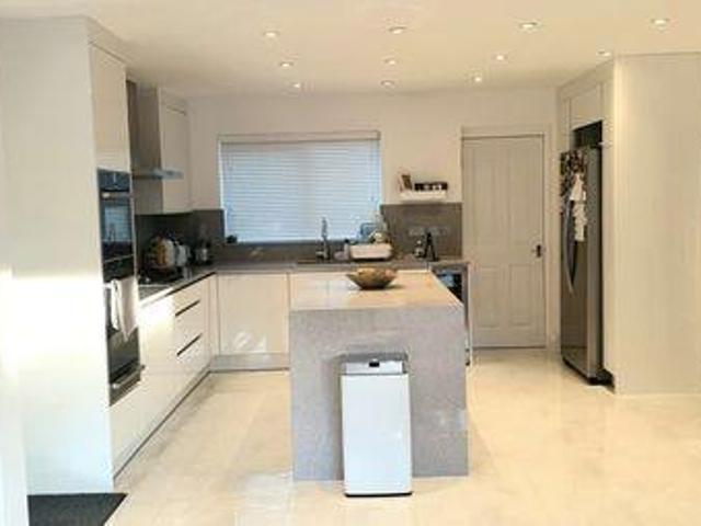 3 Bedrooms Terraced house for sale in Thirlmere Gardens, Northwood HA6