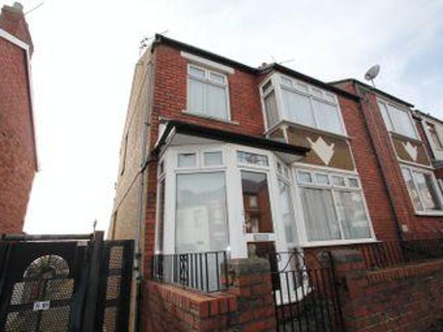 3 Bedrooms Terraced house for sale in Trinity Street, Barry CF62