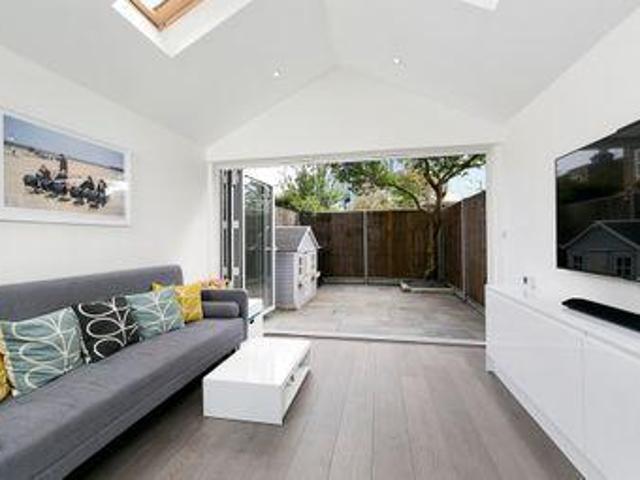 3 Bedrooms Terraced house for sale in Trinity Road, Richmond TW9