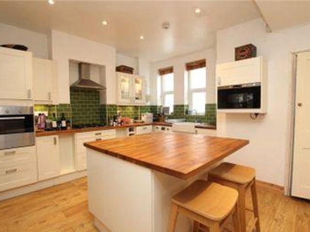 3 Bedrooms Terraced house for sale in Vicarage Park, Plumstead SE18