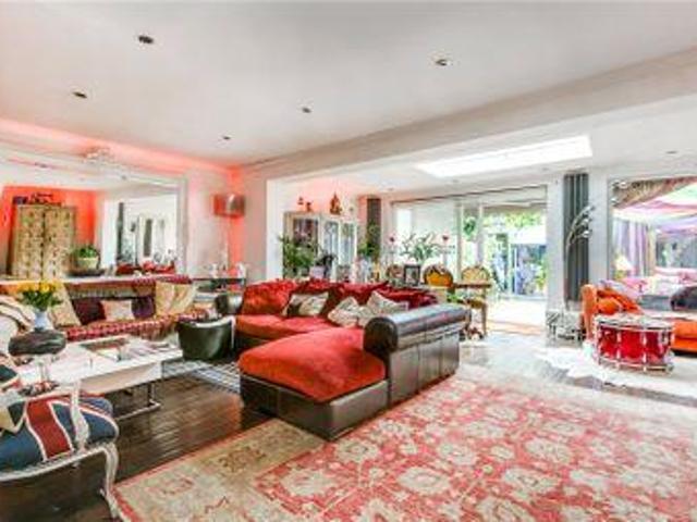 3 Bedrooms Terraced house for sale in Vibart Gardens, London SW2