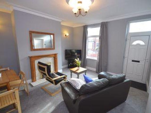 3 Bedrooms Terraced house for sale in Vinery Mount, Leeds LS9