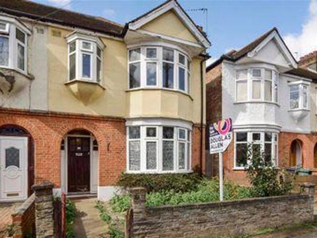 3 Bedrooms Terraced house for sale in Wadham Avenue, London E17