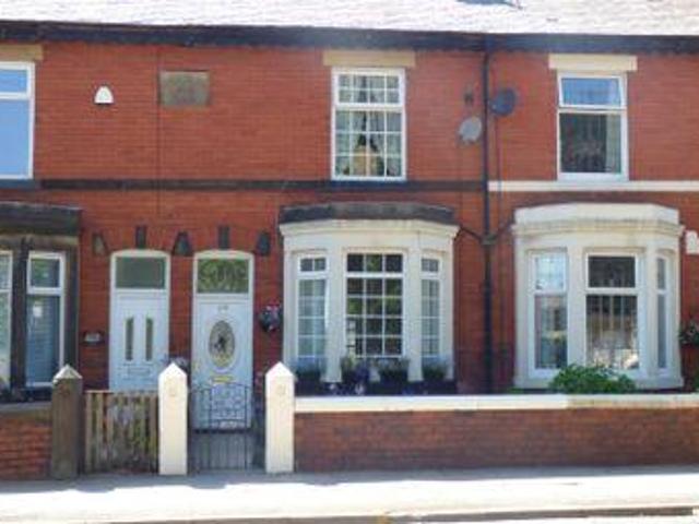 3 Bedrooms Terraced house for sale in Walmersley Road, Bury BL9