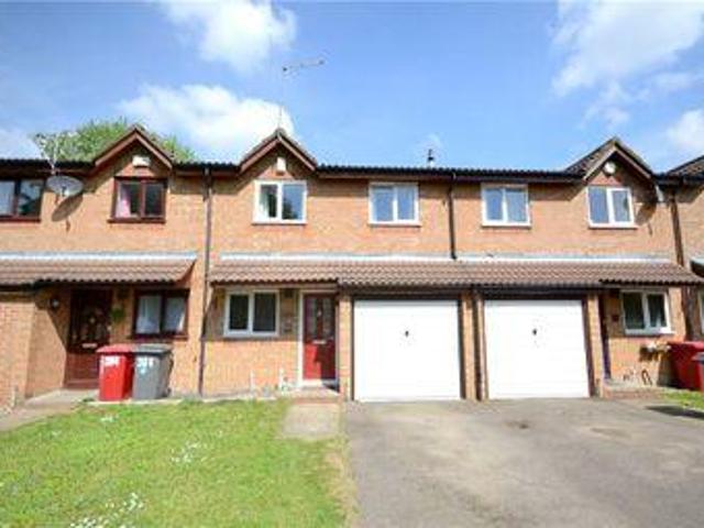 3 Bedrooms Terraced house for sale in Walpole Road, Burnham, Slough SL1