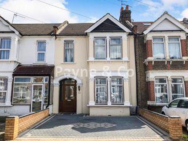 3 Bedrooms Terraced house for sale in Wellesley Road, Ilford IG1