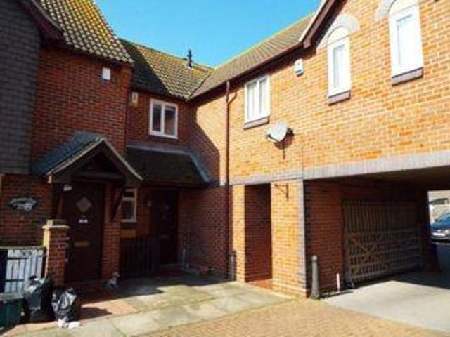 3 Bedrooms Terraced house for sale in Weymouth Close, Clacton On Sea CO15
