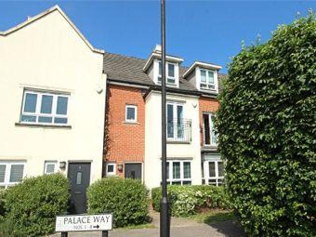 3 Bedrooms Terraced house for sale in Woking, Surrey GU22
