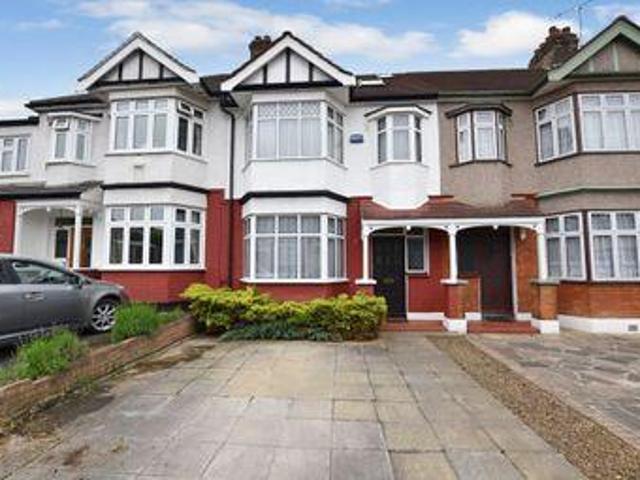 3 Bedrooms Terraced house for sale in Woodbury Close, London E11
