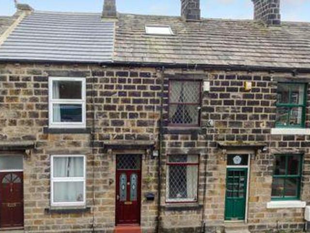 3 Bedrooms Terraced house for sale in Worlds End, Yeadon, Leeds LS19