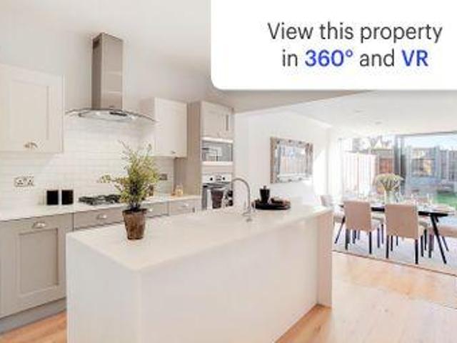 3 Bedrooms Terraced house for sale in Wragby Road, Leytonstone, London. E11