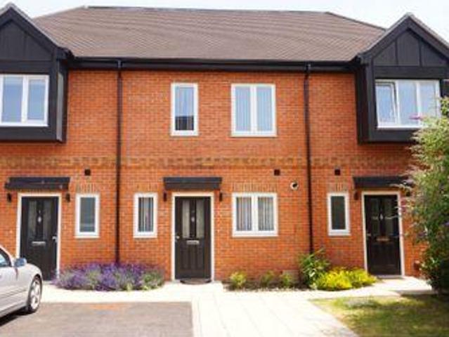 3 Bedrooms Terraced house for sale in Yew Tree Road, Slough SL1