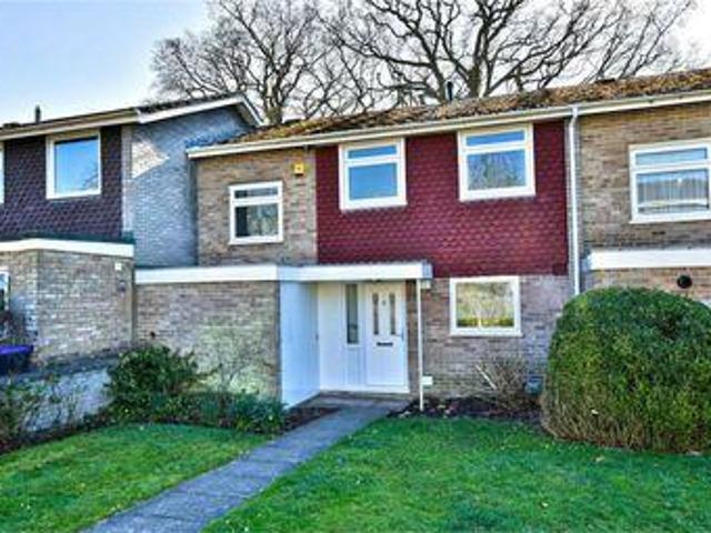 3 Bedrooms Terraced house for sale in 15 Ingleglen, Farnham Common, Buckinghamshire SL2