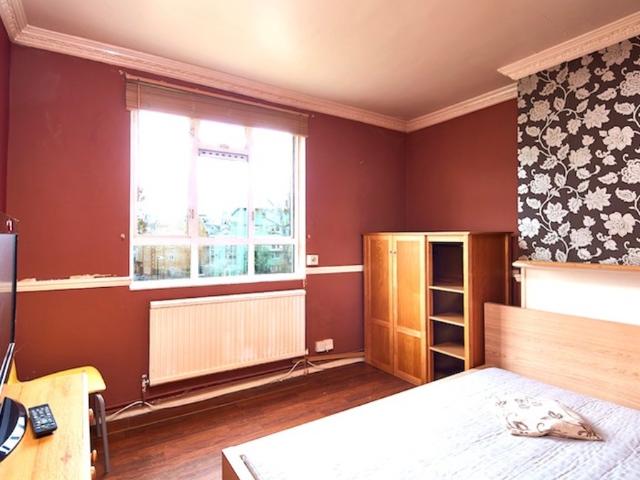 3 bedrooms To Let