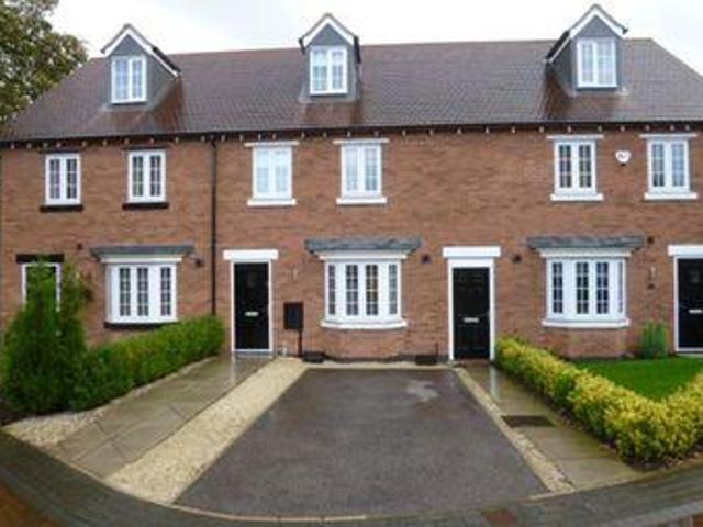 3 Bedrooms Town house for rent in 14 Woodlands Gardens, Edenthorpe DN3