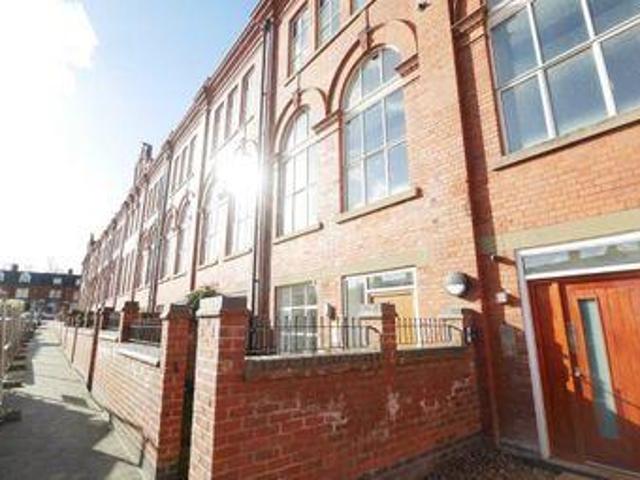 3 Bedrooms Town house for rent in Cowper Street, Leicester LE2