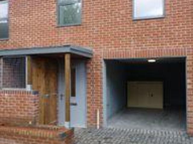 3 Bedrooms Town house for rent in Commonside, Sheffield S10