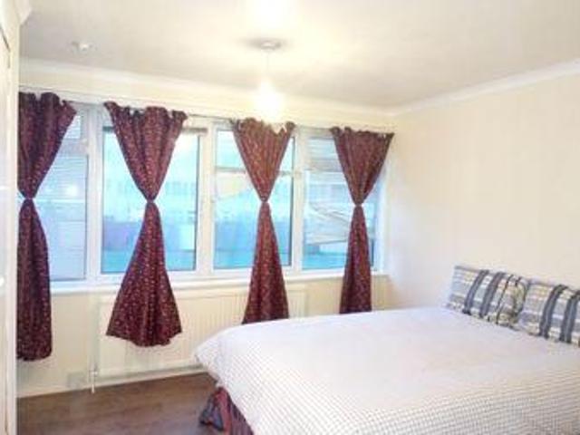 3 Bedrooms Town house for rent in Belgrave Walk, Mitcham CR4