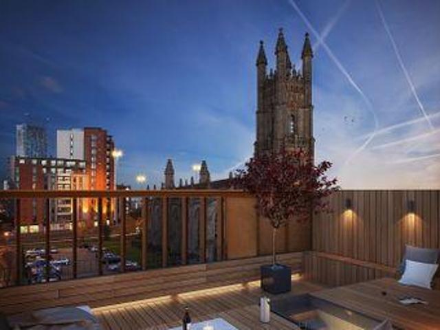 3 Bedrooms Town house for rent in Bentinck St, The Roof Gardens, Castlefield M15