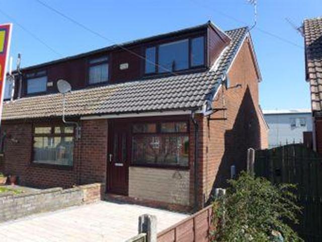 3 Bedrooms Town house for rent in Gregge Street, Hopwood, Heywood OL10