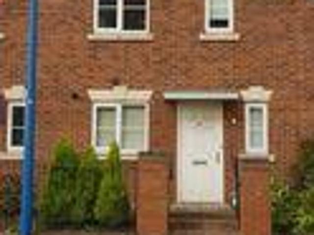 3 Bedrooms Town house for rent in Kingsley Road, Smethwick B66