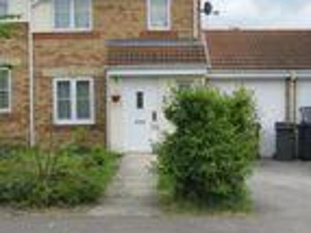 3 Bedrooms Town house for rent in Oakham Mews, Osmondthorpe, Leeds LS9