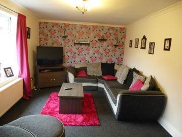 3 Bedrooms Town house for rent in Longfields Crescent, Hoyland, Barnsley S74