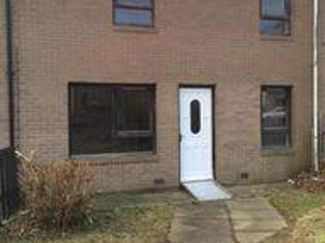 3 Bedrooms Town house for rent in Lane End Close, Bradford BD8