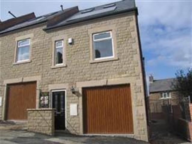3 Bedrooms Town house for rent in Lister Road, Sheffield S6
