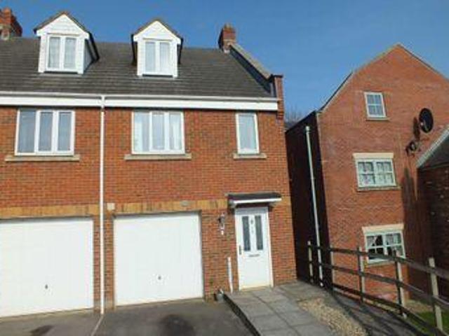 3 Bedrooms Town house for rent in Manley Close, Trowbridge, Wiltshire BA14