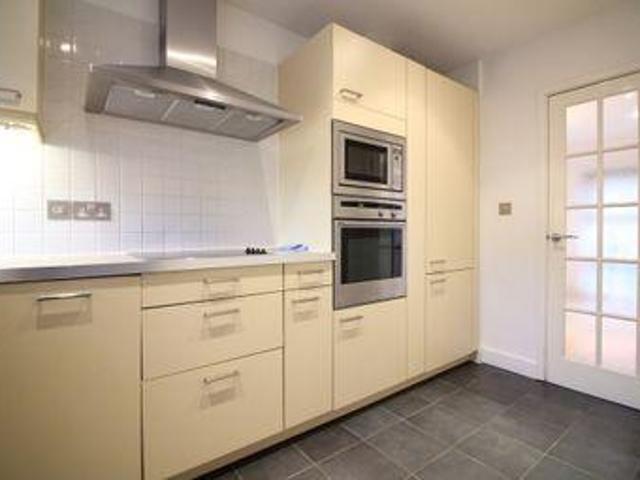 3 Bedrooms Town house for rent in Marylebone Gardens, Richmond TW9