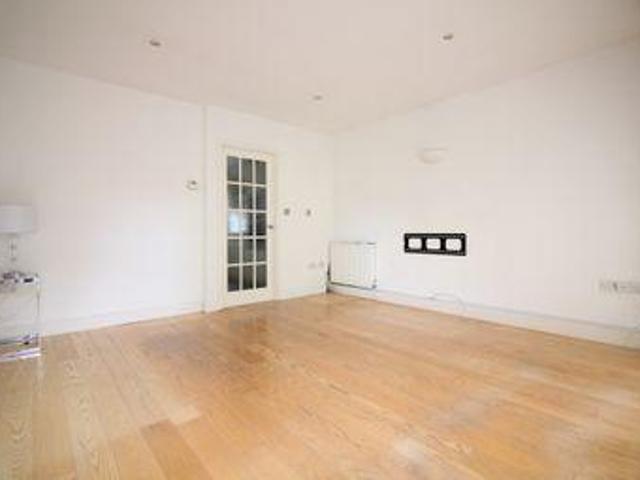 3 Bedrooms Town house for rent in Marylebone Gardens, Richmond TW9